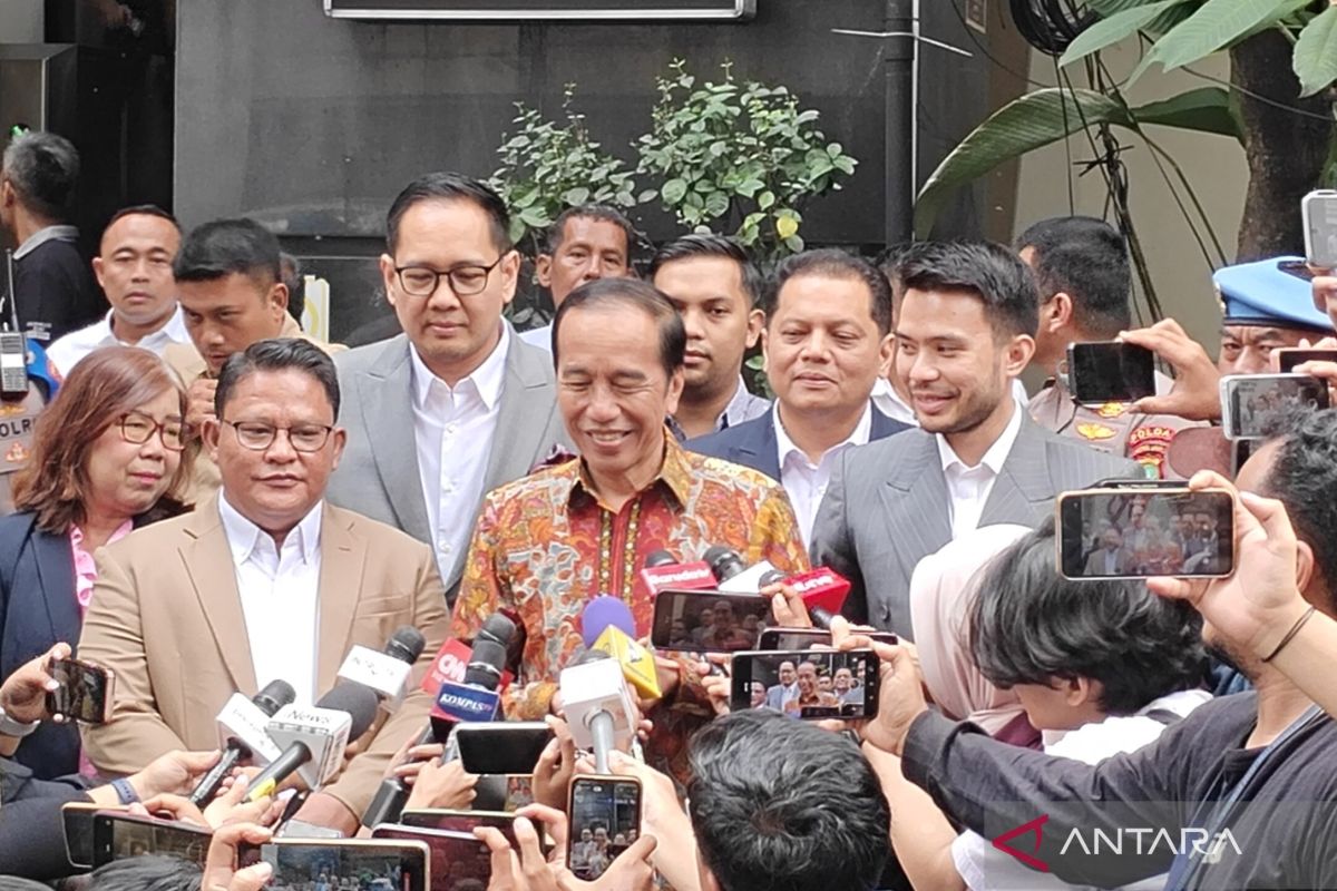 Jokowi Datangi Polda Metro Jaya Laporkan Kasus Tudingan Ijazah Palsu - Depok Raya